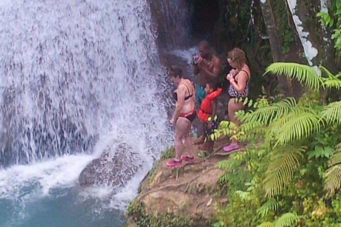 Ocho Rios Tour: Blue Hole and Dunn's River Falls - An In-Depth Look at the Itinerary