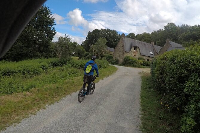 Off-road electric scooter-2h30 guided by GPS- "Carnac" - FAQ