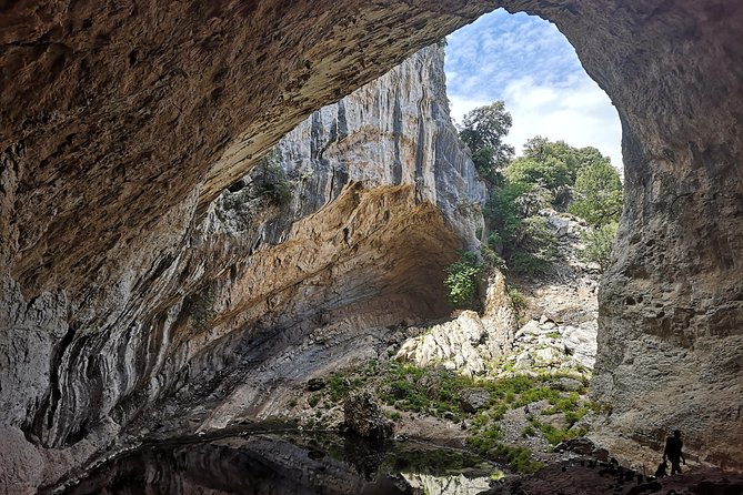 Off-road tour in the Supramonte and visit to Pischina Gurthàddala - Authentic Encounters and Practical Tips