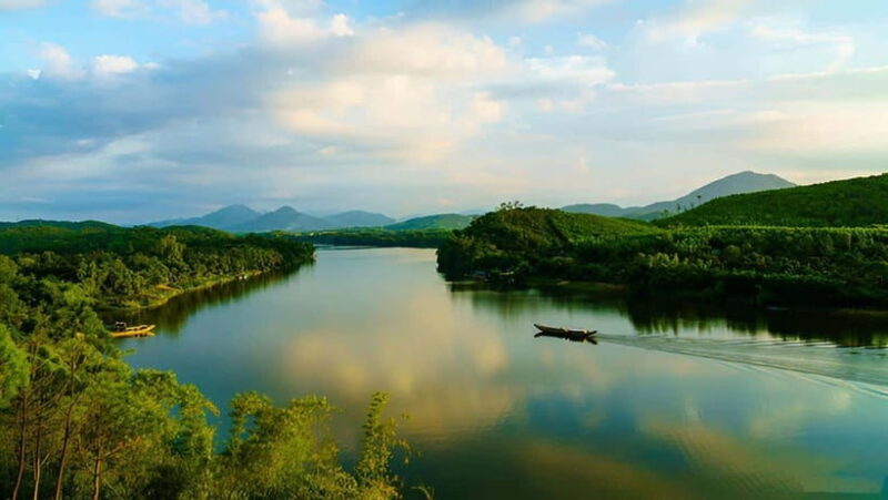 Official Hue: Dragon Boat, Imperial Citadel, & Market tour - Transportation & Group Size