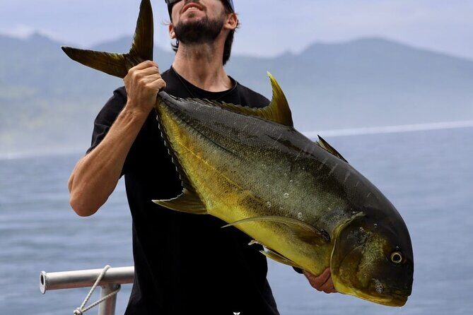 Offshore fishing around the Teahupo'o wave - An In-Depth Look at the Offshore Fishing Adventure