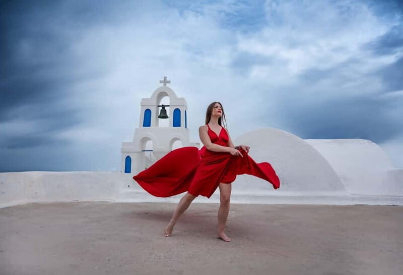 Oía: Santorini Professional Photoshoot with Edited Photos - The Sum Up