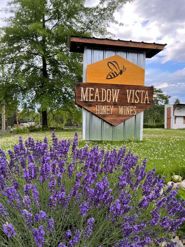Okanagan Bee Tour, Wine Tasting and Lunch at Kelowna Winery - FAQ about the Okanagan Bee Tour