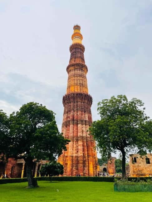 Old and New Delhi Private Full or Half Day Tour Upto 8 Hours - FAQs