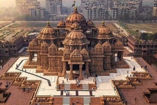 Old And New Delhi Private Guided Tour With Entrances- 8 Hours - Who Should Consider This Tour?