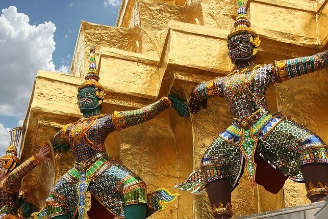 Old Bangkok Royal Palace and Temples with China Town - FAQ