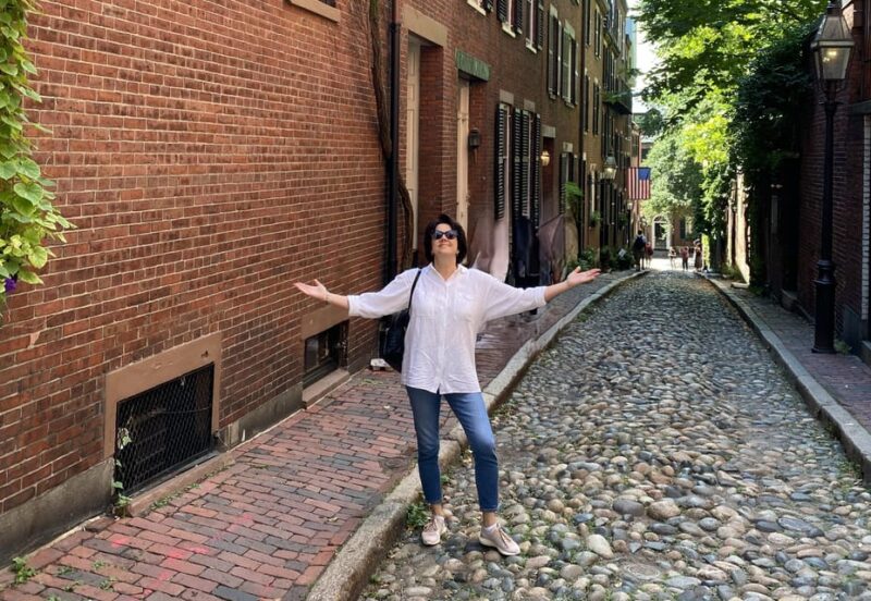 Old Boston: Beacon Hill & Back Bay Walking Tour in French - Key Points