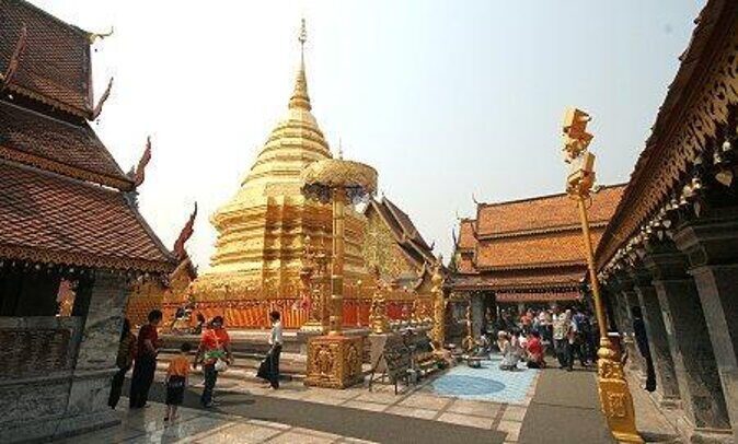 Old city & temples tour + Doi Suthep temple & famous CNX. lunch - Key Points