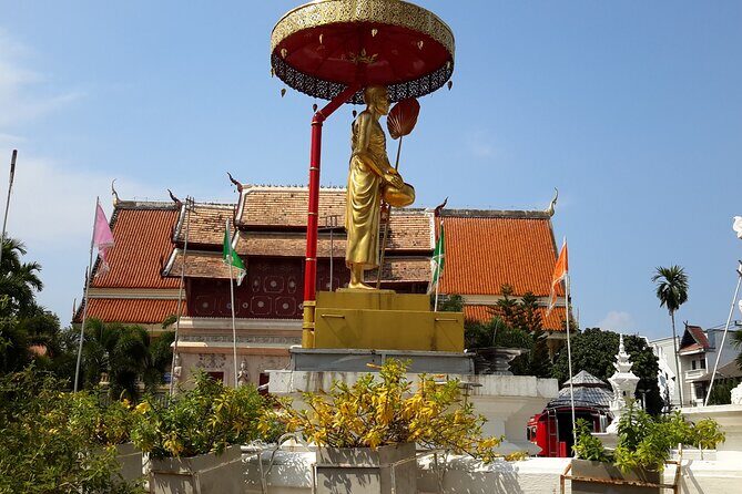 Old city & temples tour + Doi Suthep temple & famous CNX. lunch - In The Sum Up