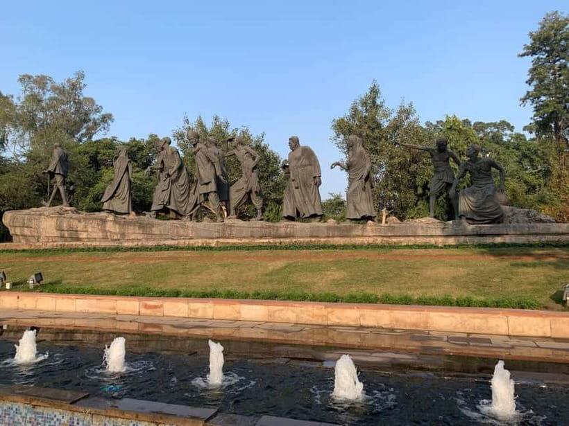 Old Delhi & New Delhi sight seeing By AC Luxury Bus - An In-Depth Look: What to Expect from the Tour