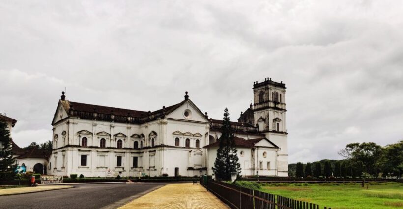 Old Goa: Walking Tour of Heritage Churches - Personal Anecdotes and Local Perspectives