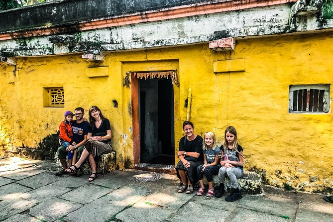 Old neighbourhood Walk - Half-Day Tour - The Sum Up