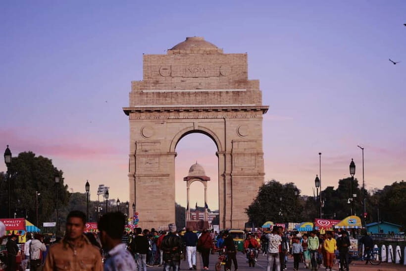 Old & New Delhi Guided Tour with Insightful Slum Experience - A Well-Structured Journey Through Delhi’s Past and Present