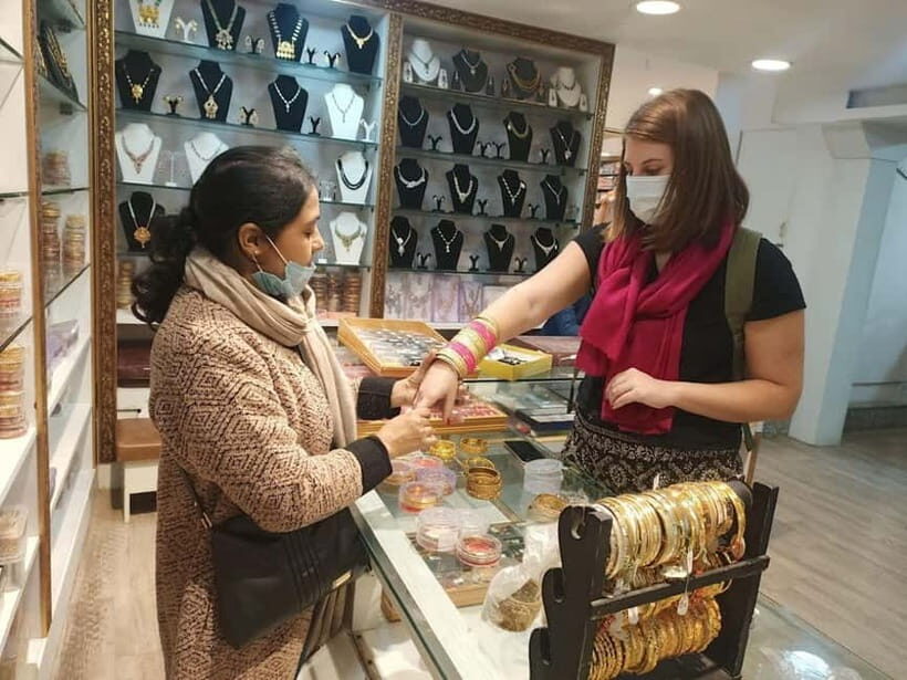 Old & New Delhi Shopping Tour with Female Consultant - What Past Travelers Say