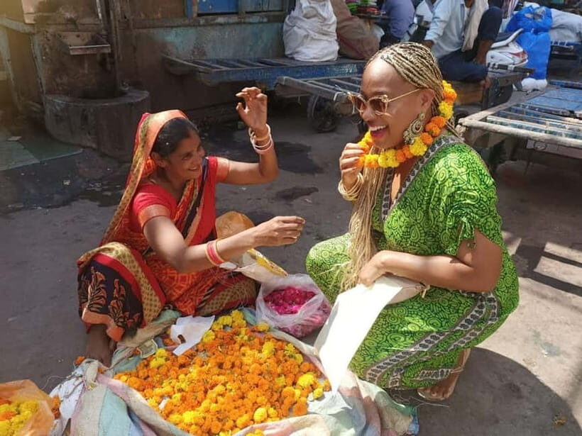 Old & New Delhi Shopping Tour with Female Consultant - Who Should Consider This Tour?