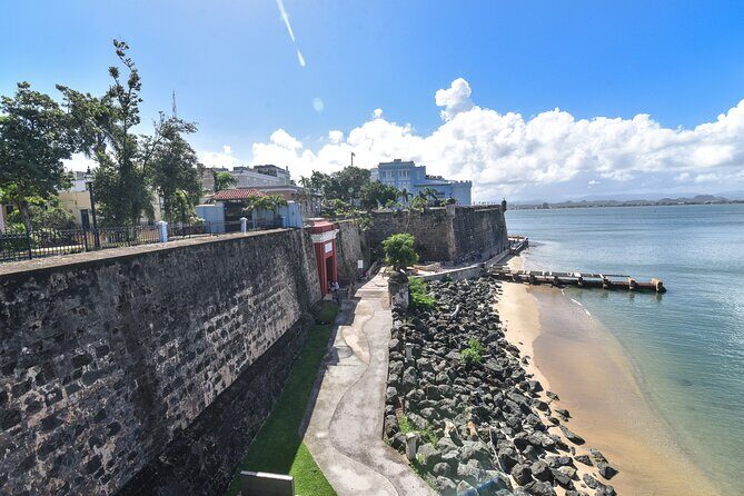Old San Juan Deluxe Walking Tour - Tour Content and Delivery