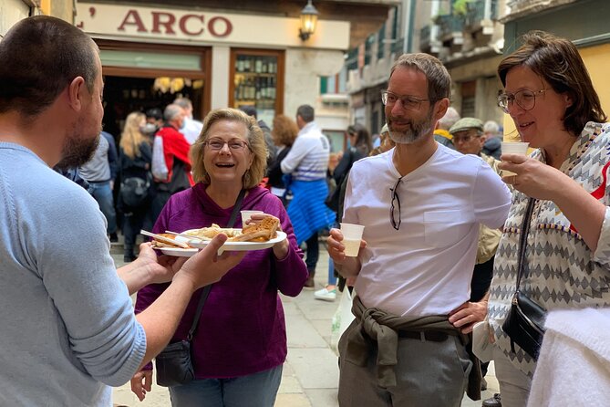 Old Taverns and Rialto Market Food Adventure (For Hungry Foodies) - Booking and Pricing Details