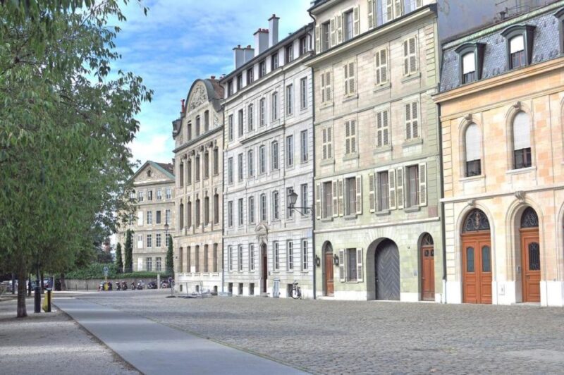 Old Town Geneva Walking Tour - Key Points