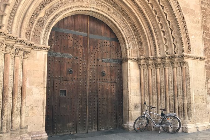 OLD TOWN | Private Guided Tour on Bike, E-Bike, E-Step or Segway - A Taste of Local Life at Valencia Market
