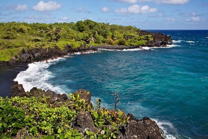 One Day Heavenly Hana Tour: Island Hopping from Oahu to Maui - Transportation and Group Size
