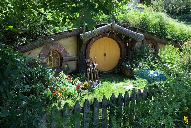 One day Hobbiton Movie set visit from Auckland - The Itinerary: What to Expect