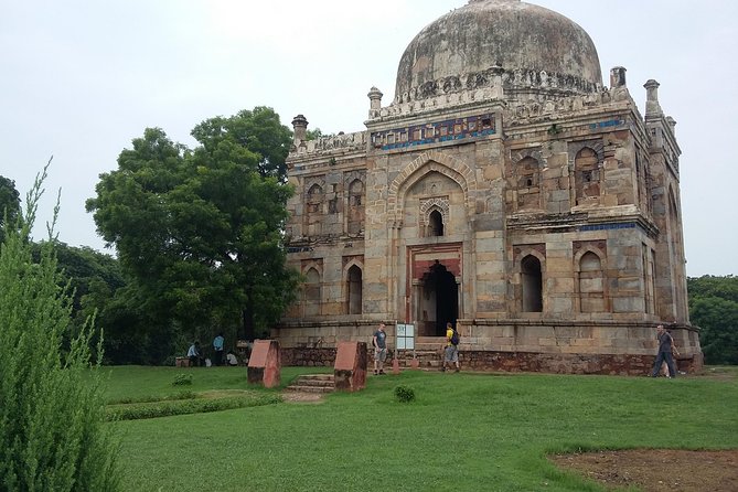 One Day Old and New Delhi City Tour by Car - What the Reviews Tell Us