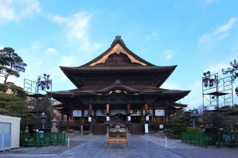 One Day Private Sightseeing Tour to Snow Monkey Zenkoji Temp - Itinerary Highlights