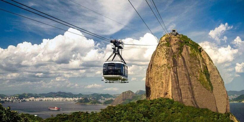 One day Rio's Bests: Favelas, Christ, SugarLoaf, Selarón... - An In-Depth Look at the Tour