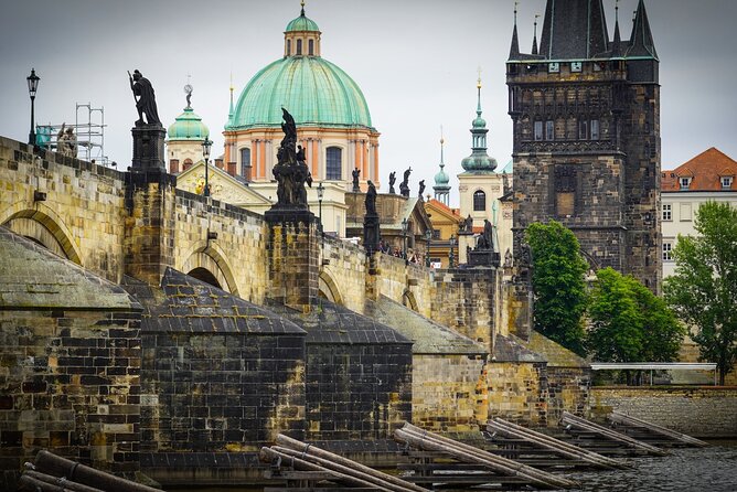 One Day See-it-All Prague Tour Review - Visiting the Prague Castle