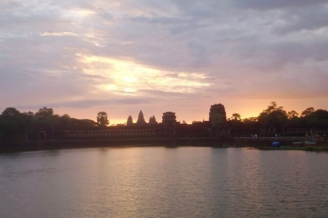 One Day Sunrise Private Tour at Angkorwat with Major Temples - Authentic Experiences & Guide Insights