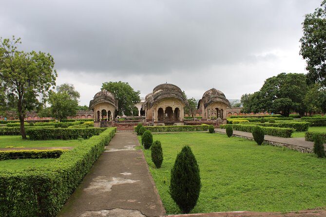 One day tour: Aurangabad, Daulatabad & Khultabad with home-stay - Key Points