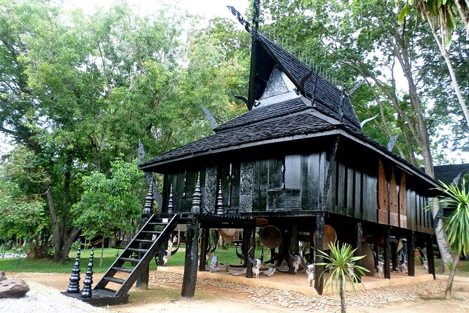 One Day Tour Chiang Rai(White Temple , Blue Temple, Black House) Private Tour - FAQ