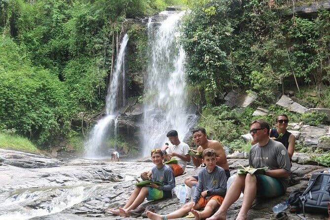 One Day Tour Doi Inthanon with Guide , Lunch and Tickets - Food and Value