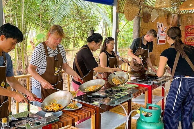 One Day Tour Doi Inthanon with Guide , Lunch and Tickets - What Travelers Are Saying