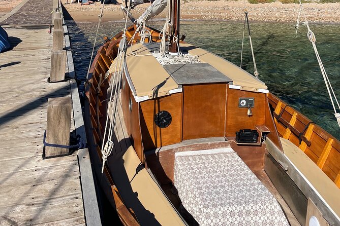 One-day tour on a vintage cruise in Tavolara and Molara - FAQs