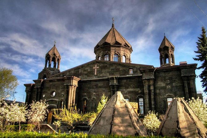 One-day trip to the city of humor Gyumri - Key Points