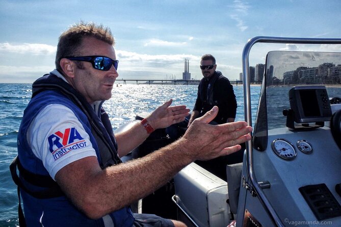 One-hour High-Speed Powerboat Ride - The Marine Wildlife and Scenic Highlights