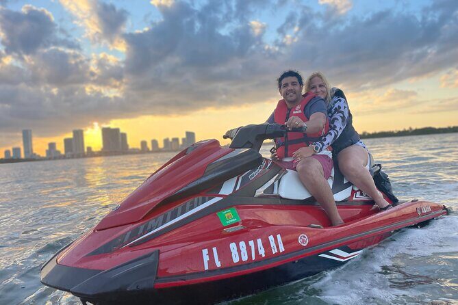 One Hour Jet Ski Adventure Through the Heart of Miami - A Detailed Look at the Jet Ski Adventure