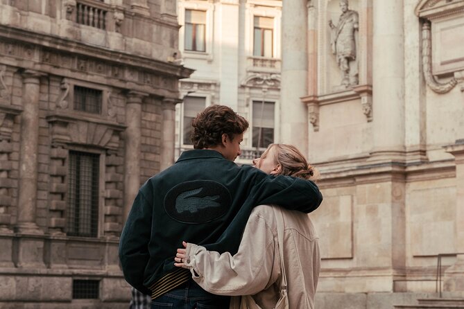 One Hour of Photo Shooting in the Center of Milan - Accessibility and Additional Information