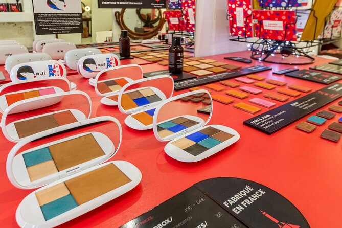 One-hour Private Makeup Class with a Pro Makeup Artist - Who Will Love This Experience?