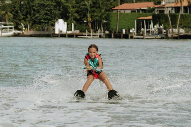 One Hour Waterskiing Lesson: Ultimate Miami Thrills - An In-Depth Look at the Miami Waterskiing Experience