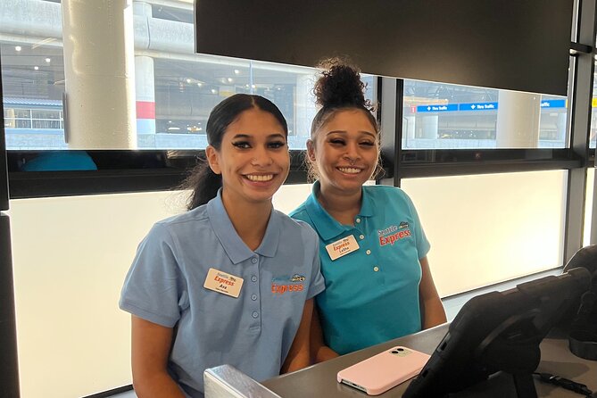 One-Way Transfer: SeaTac Airport to Seattle Piers 66 & 91 - A Deep Dive into the Seattle Express Transfer Experience