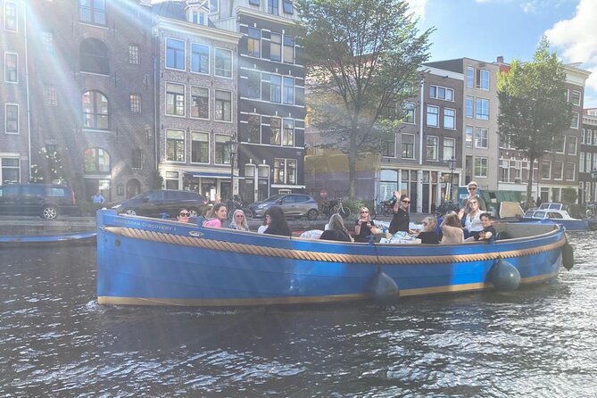 Open Dutch Boat! Silent electric drive. Nice cosy boat ride... - Key Points