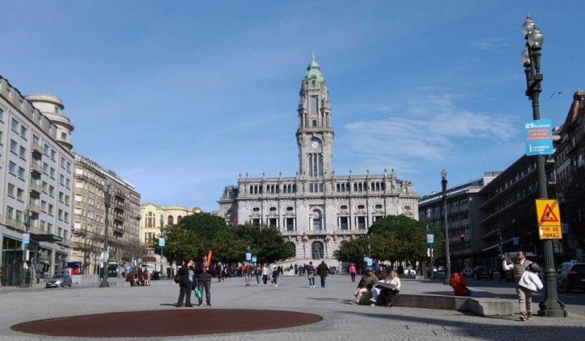 Oporto: Historical and Mythical Walking Tour - The Experience in Detail