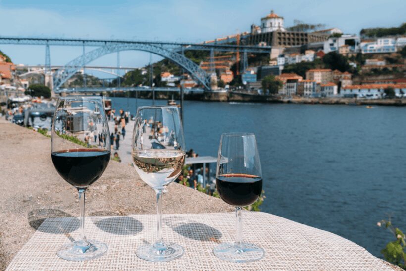Oporto Tuk Tuk Tour: Among bridges and mysteries - 1.30h - FAQ