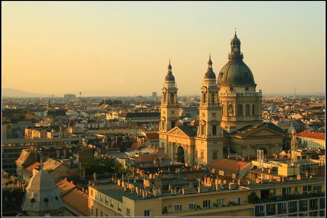 Orientation Walk in Budapest - St. Stephens Basilica
