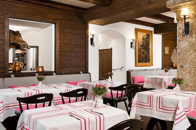 Original Sound of Music Tour Salzburg With Schnitzel and Noodle - Customer Feedback and Recommendations