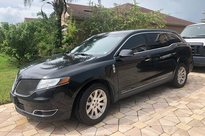 Orlando Airport MCO to Port Canaveral Luxury Sedan - The Vehicle and Comfort
