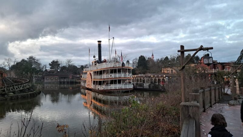 Orlando: Disneyworld and Universal Studios Personal Planner - Key Points