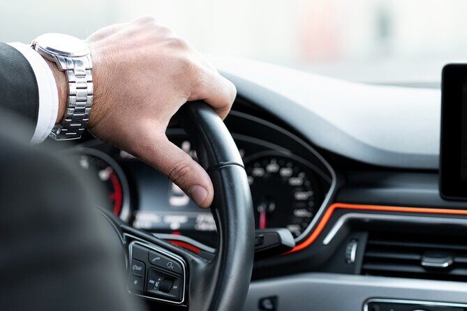 Orlando MCO To or From Convention Center Mercedes Sprinter 14 PAX - Orlando MCO To or From Convention Center Mercedes Sprinter 14 PAX: A Practical, Comfortable Choice for Group Travel